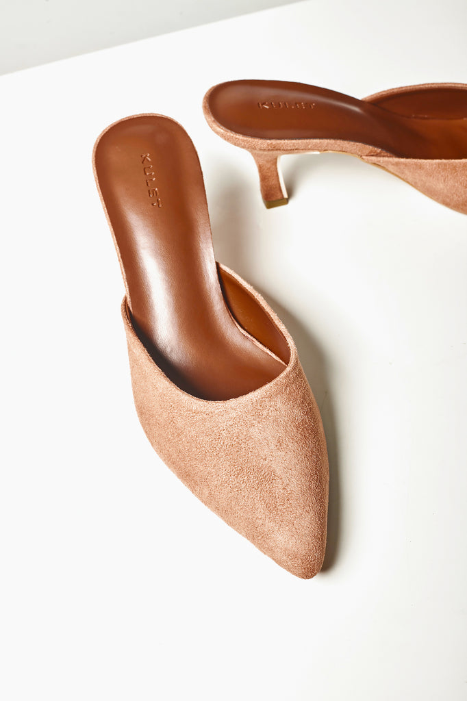 INEZ Kitten Heel in Suede Nude – KULET
